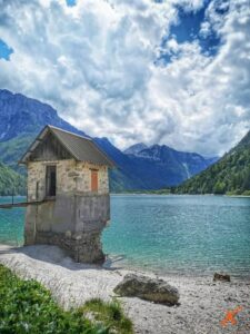 Il Lago di Redona e il borgo sommerso - Explorer FVG