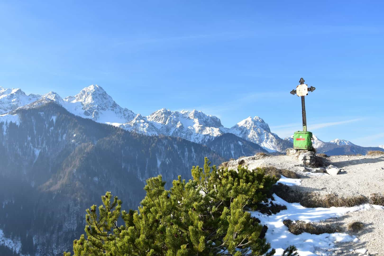 Alla scoperta dei segreti del Monte Nebria: escursione facile con vista ...