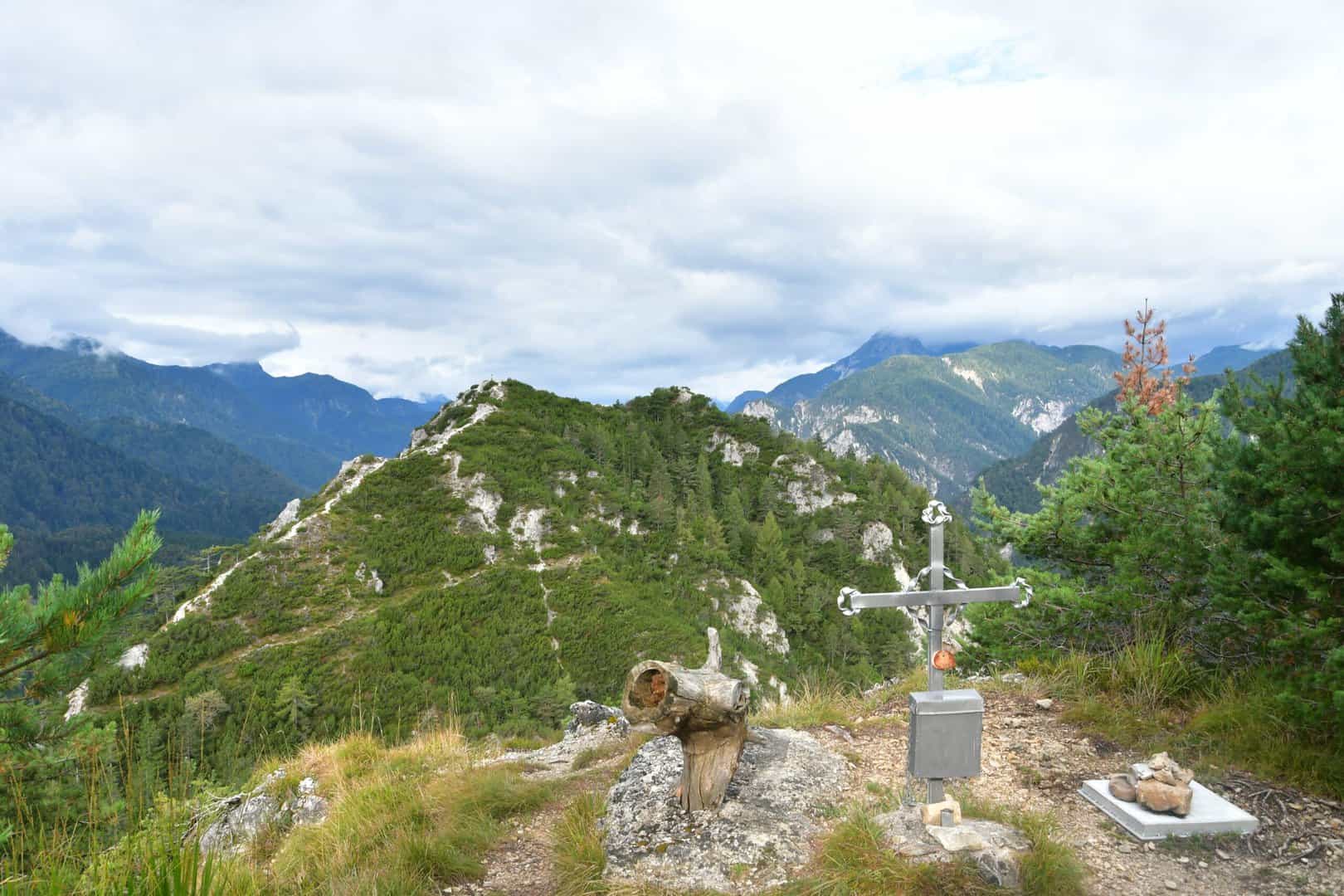 Alla scoperta dei segreti del Monte Nebria: escursione facile con vista ...