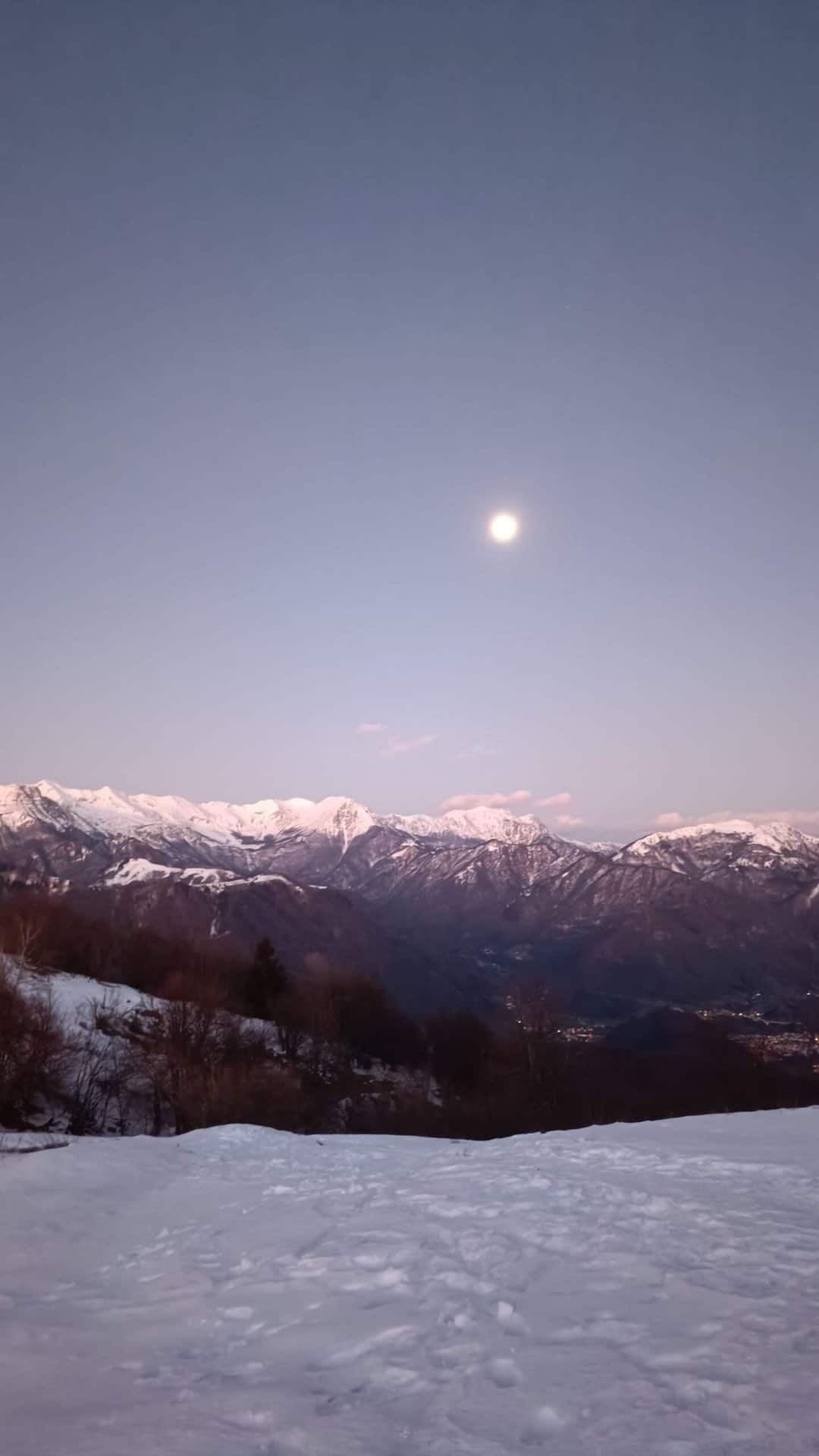 Ciaspolata ai Piani del Montasio: tramonto e luna piena - Explorer FVG